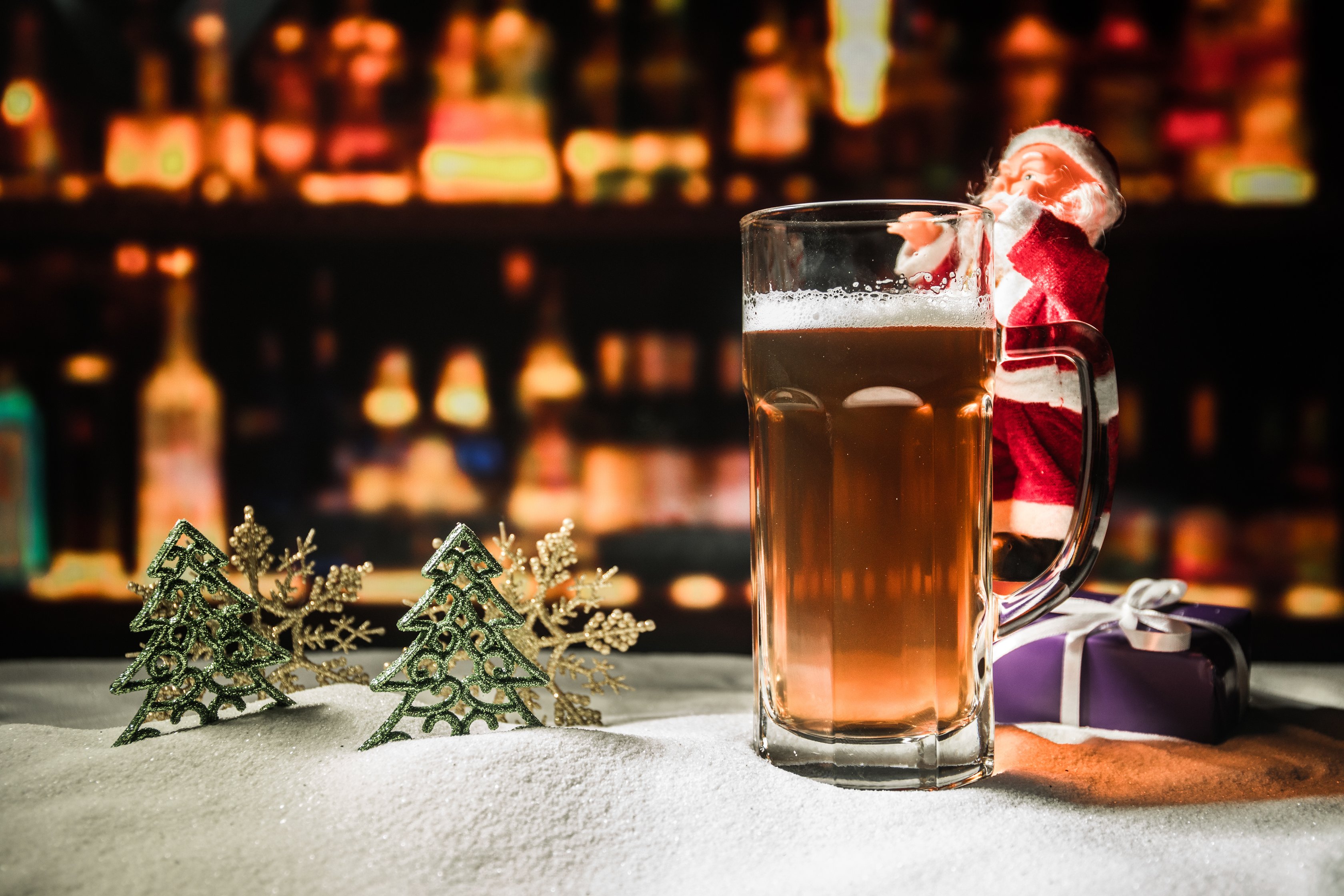How Your Bar or Restaurant Can Maximize Holiday Party Season