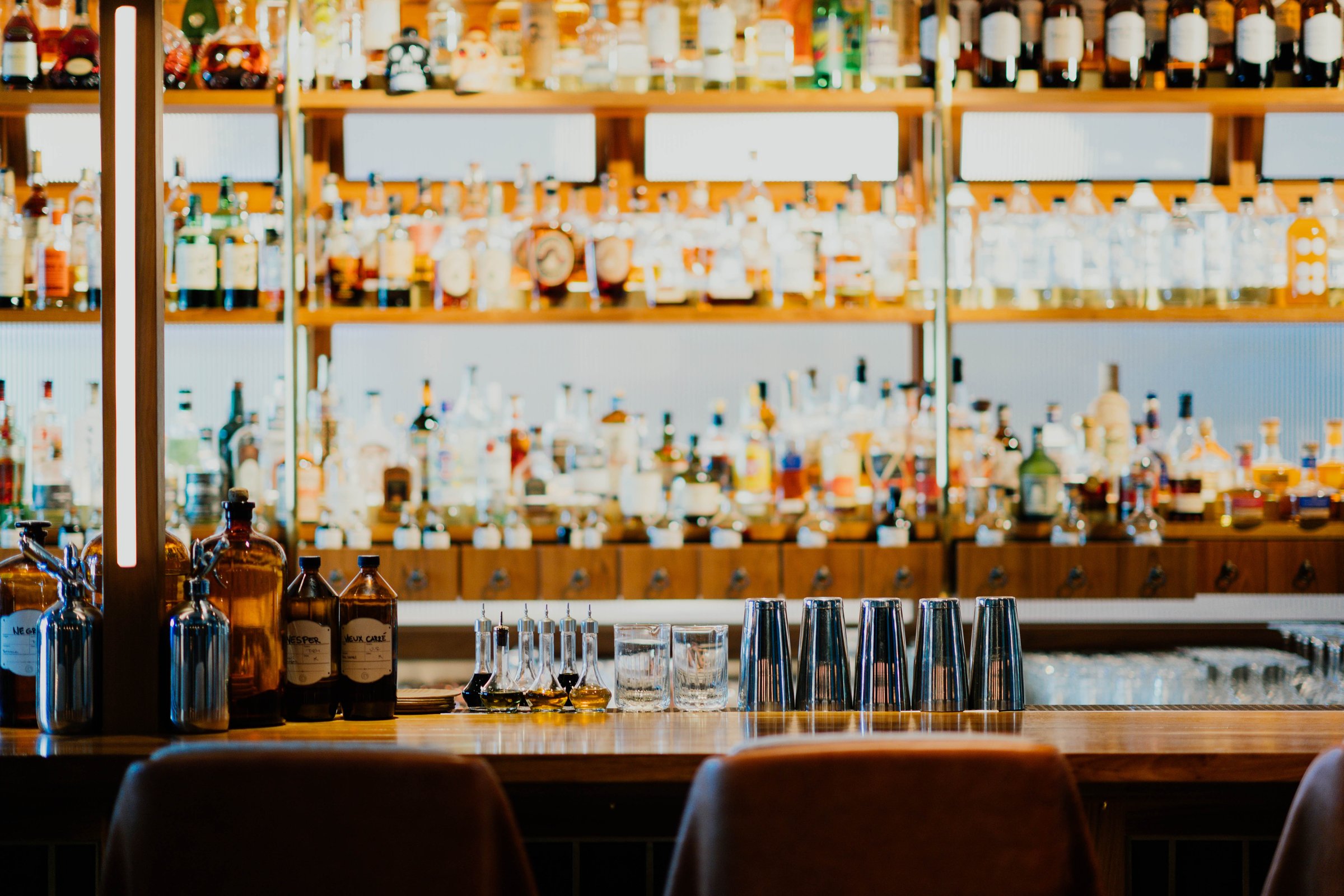 Guest Bartenders: How and Why You Should Invite One to Your Bar